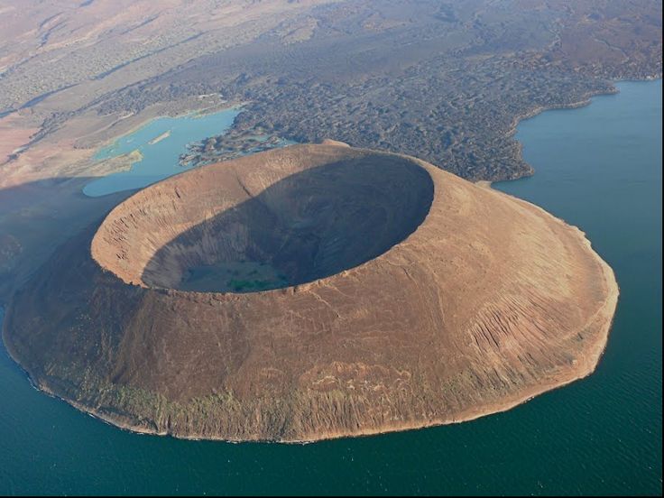Nabiyotum Crater, Lake Turkana The Great Rift Valley Kenya/Ethiopia ...