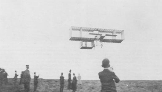 Albert Kimmerling makes the first power-driven flight in South Africa ...