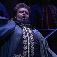 SA tenor Johan Botha is born | South African History Online