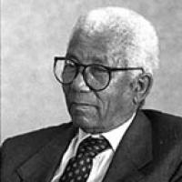 Walter Sisulu tries to recruit 5 000 volunteers during ANC meeting to ...